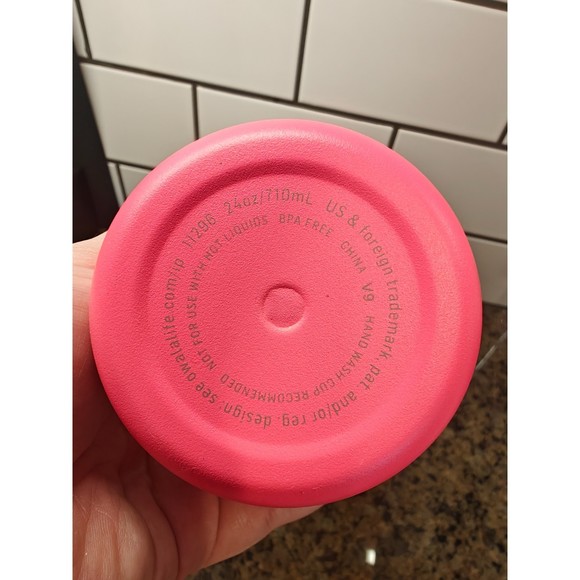 owala | Kitchen | Owala Freesip Ss Bottle 24oz Color Hyper Flamingo ...